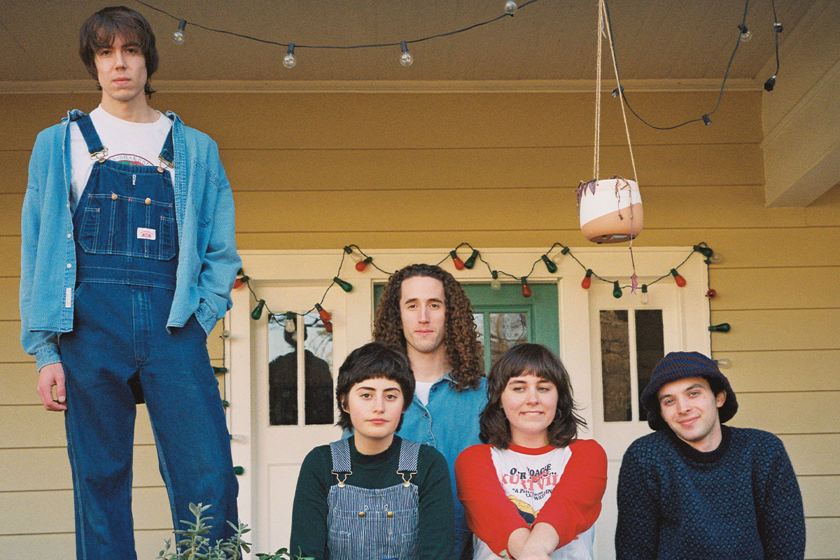 Lunar Vacation Share “Christmas (Baby Please Come Home)” | Keeled Scales